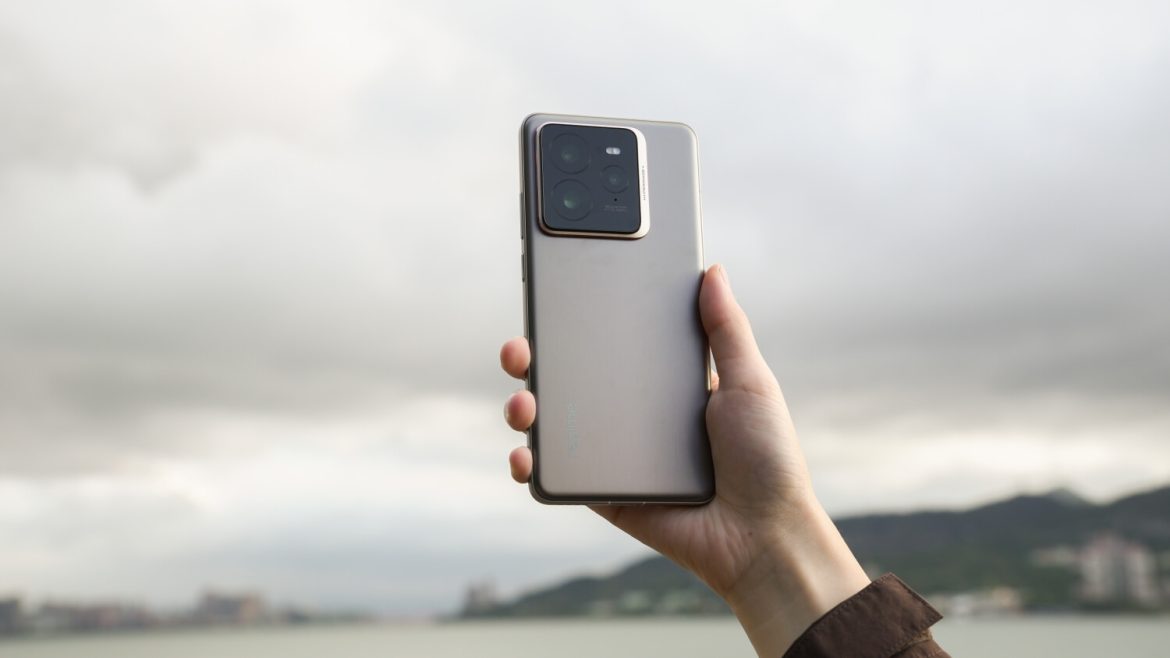 開箱 realme GT 7 Pro，搭載高通驍龍 8 Elite 與極致 120 FPS，具備超強大 AI 旗艦級功能 - 塔科女子